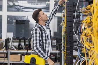 What Does a Network Administrator Do? - GeeksforGeeks