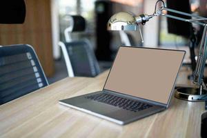 Advantages and Disadvantages of Laptops - GeeksforGeeks